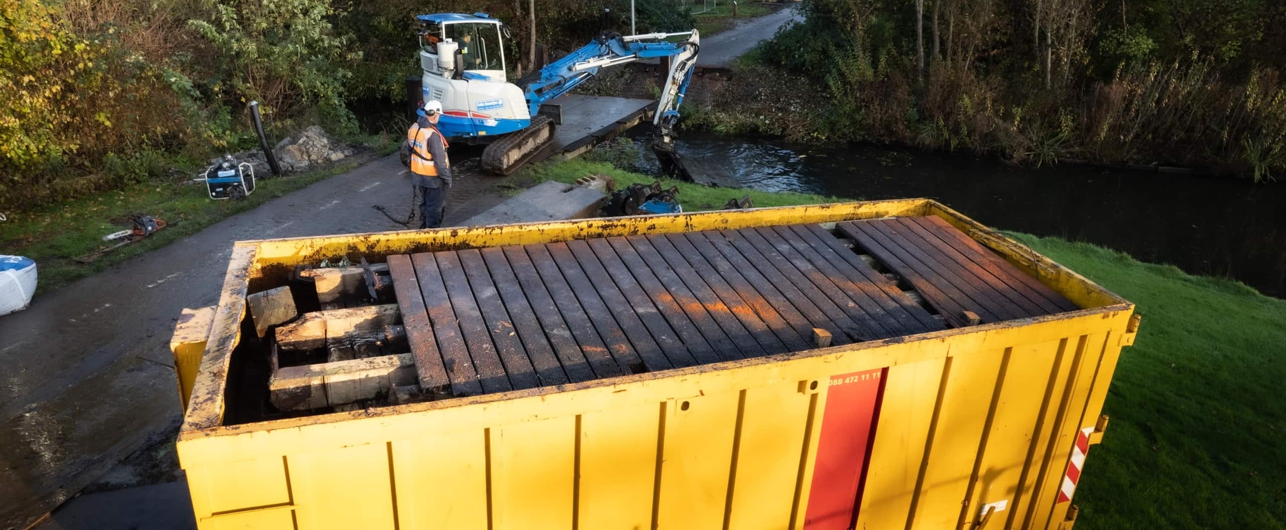 Circulair slopen van 30 bruggen levert bijna 250 ton hout op